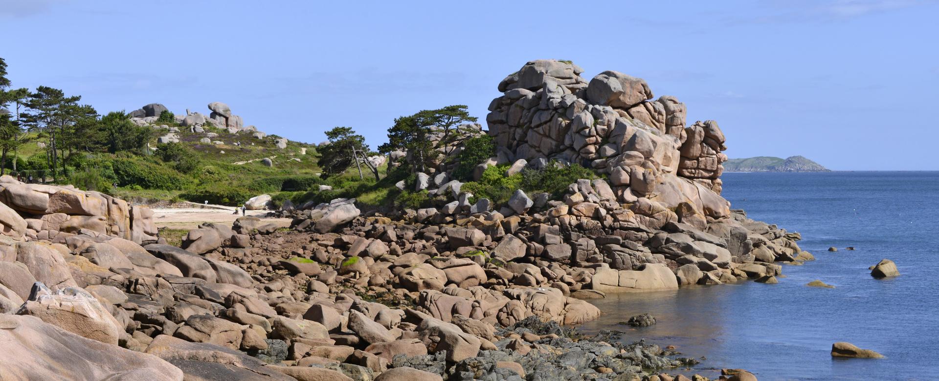 Côtes du goëlo et granit rose - Falaises du Goëlo et chaos de granite ...