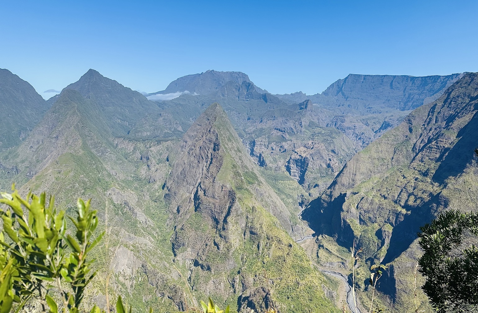 Trekking réunion - La grande traversée créole - Trekking - La Réunion ...