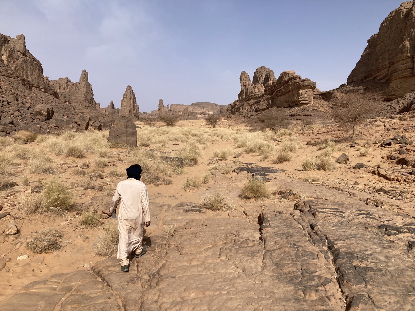 Trek désert algérien de dider à essendilène - Canyons dérobés entre ...